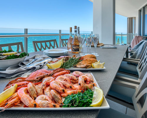 Seafood in Mooloolaba and the best way to eat crab - Oceans Mooloolaba ...